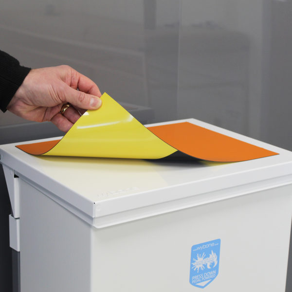 Magnetic Flip Label | Wybone